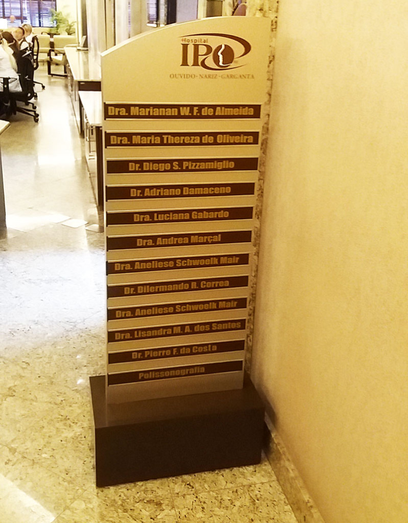 Totem Metalon para o Hospital IPO | i9 Comunicação Visual Curitiba